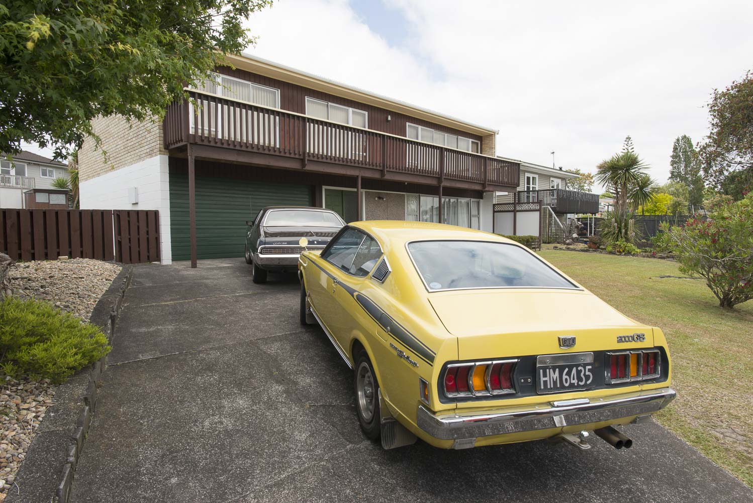 The cars of hit TV show Westside | NZV8